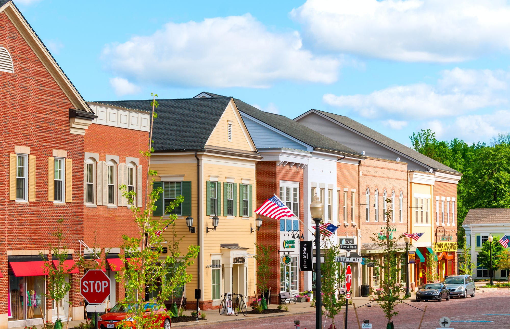 Mastering Main Street: Pro Tips for Commercial Outdoor Decorating ...