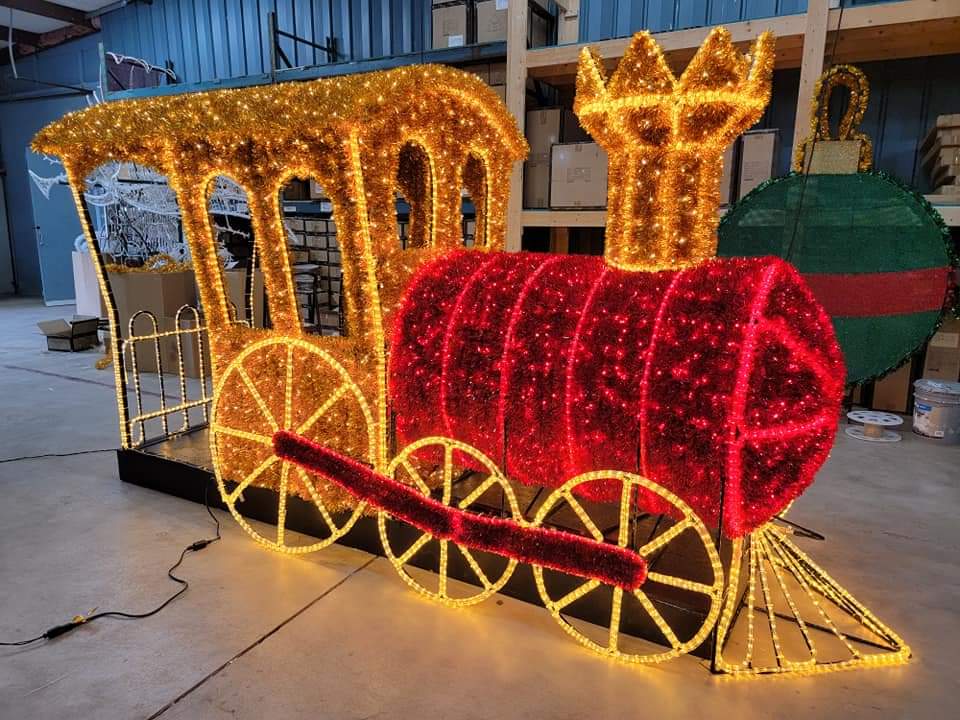 Train Engine Photo Op with Garland - Display Sales